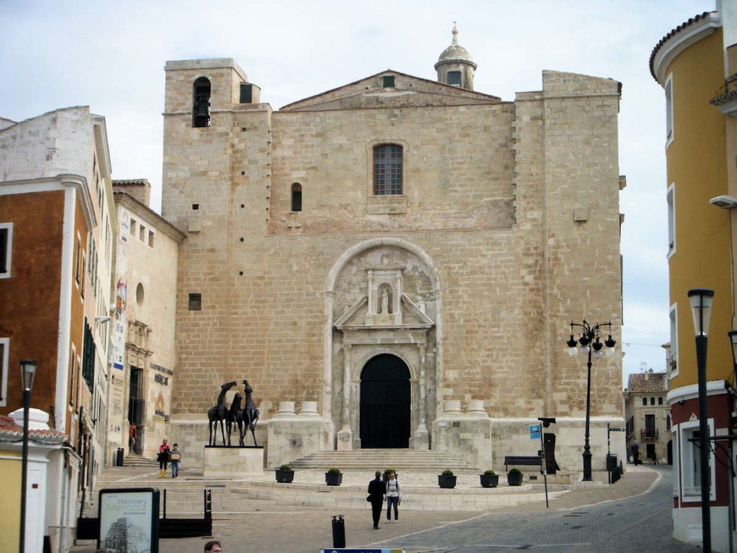 MAHÓN » Descubre qué Ver y Hacer en el puerto de Menorca