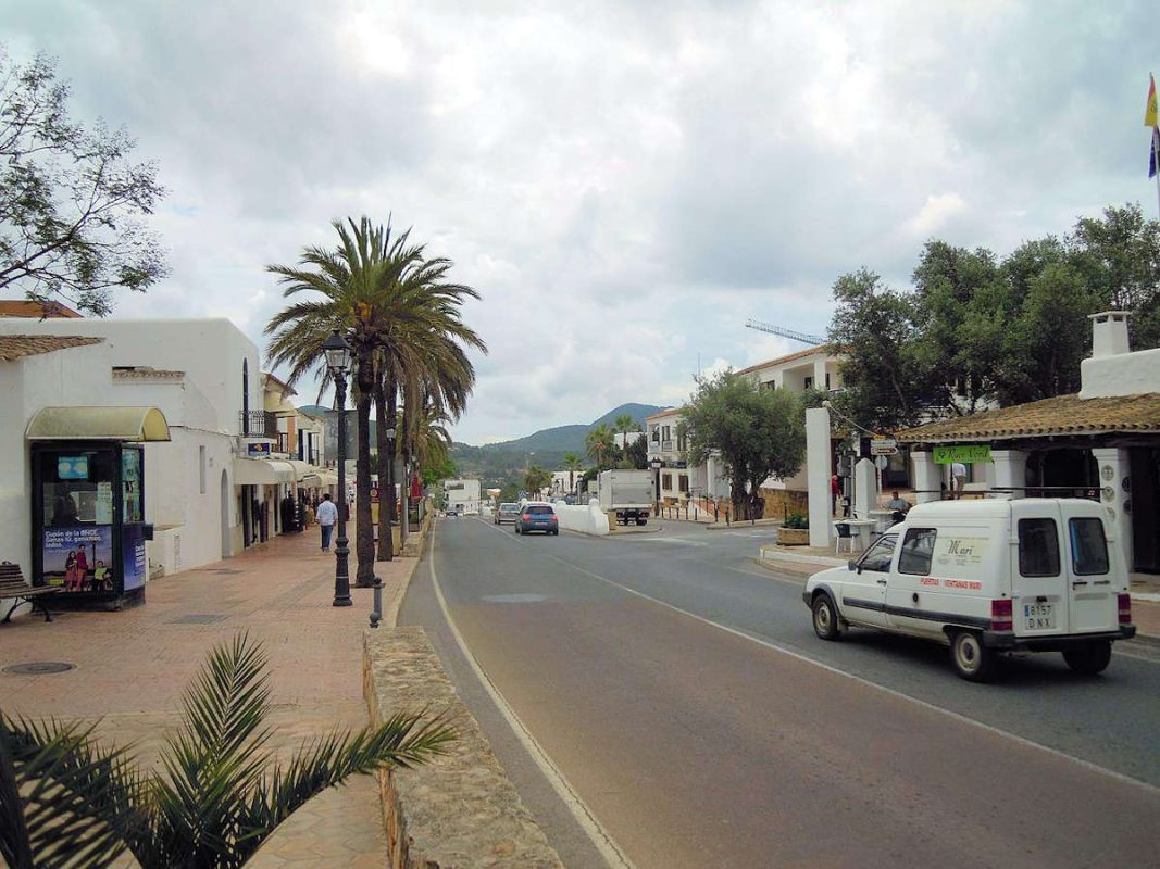 ES CUBELLS » Qué ver y qué hacer, la pequeña joya de Ibiza