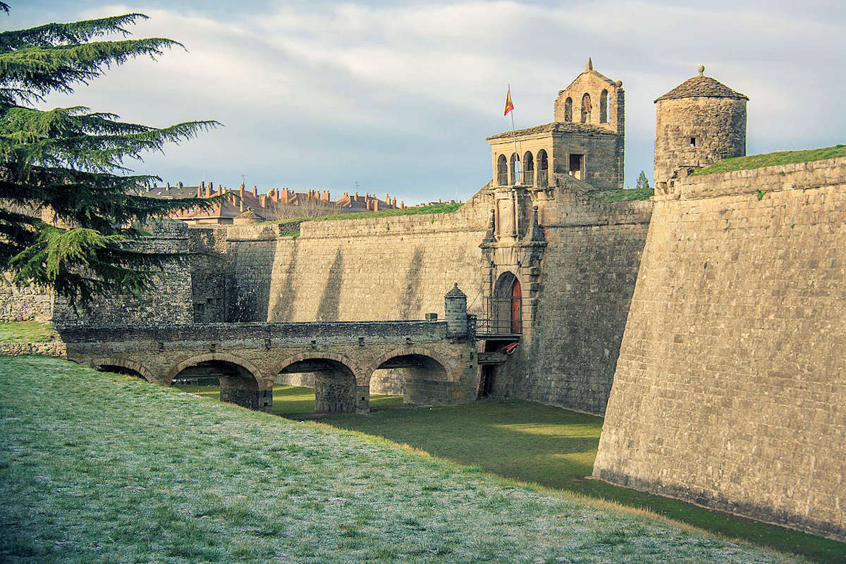 JACA » Qué ver y hacer en la Perla del Pirineo