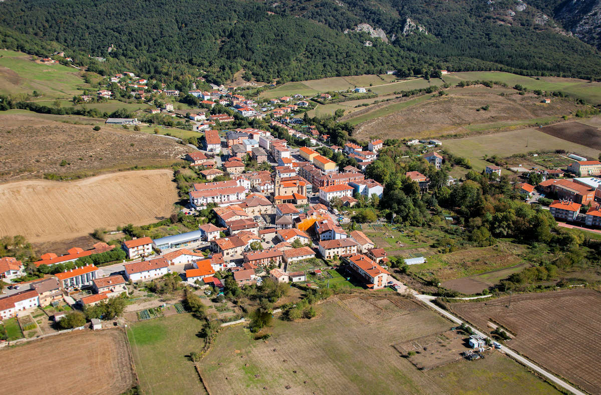 ARAYA » Qué ver y hacer. A los pies del monte Aratz.