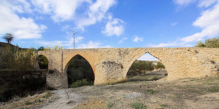 BIAR » Qué ver y hacer en este histórico destino turístico