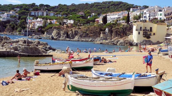 LAS 21 MEJORES PLAYAS DE COSTA BRAVA + MAPA