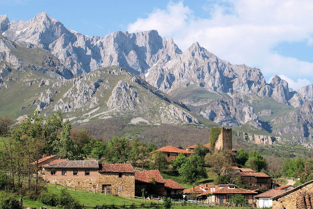 MOGROVEJO » Qué ver y hacer. Una aldea montañesa.