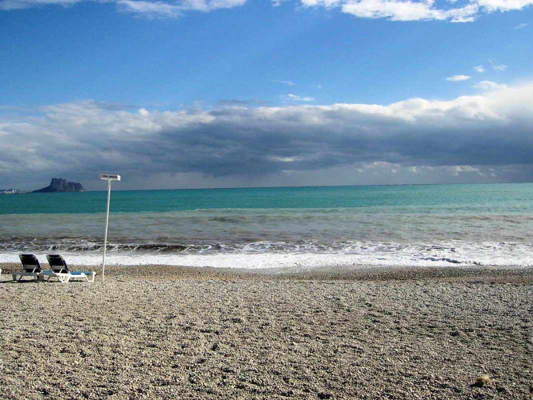 PLAYA DE ALBÍR » Qué ver y hacer. Agua cristalina