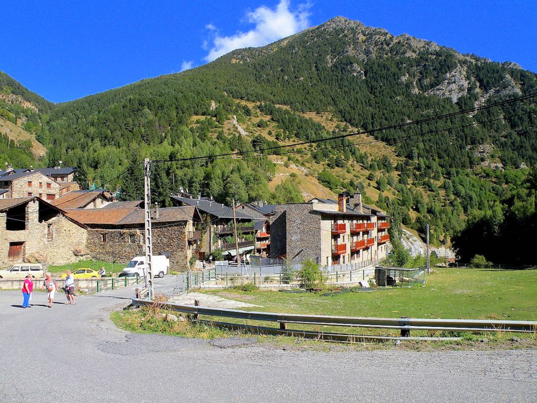 OS DE CIVÍS » Qué ver y hacer en este poblado pirenaico